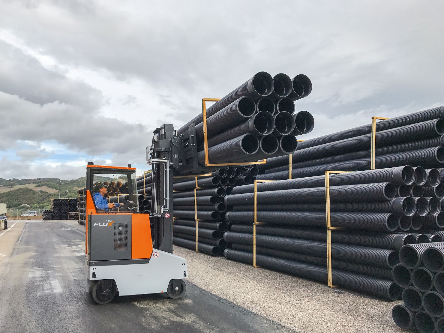 Transport of building materials and prefabricated elements | HUBTEX