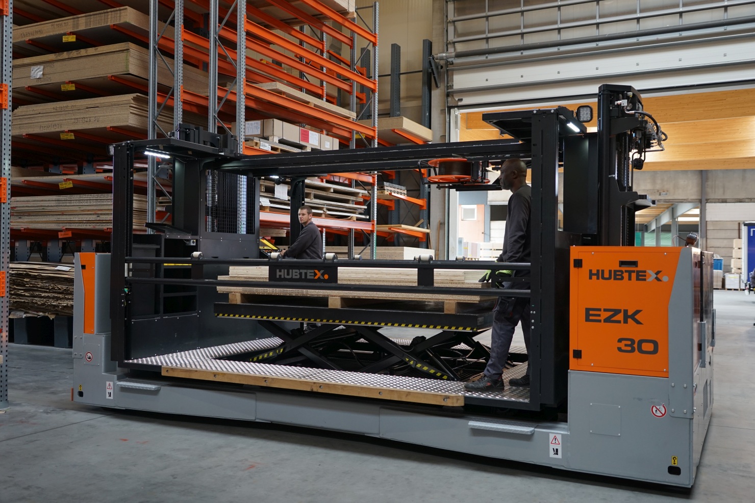 Special material handling solutions for J. u. A, Frischeis GmbH | HUBTEX