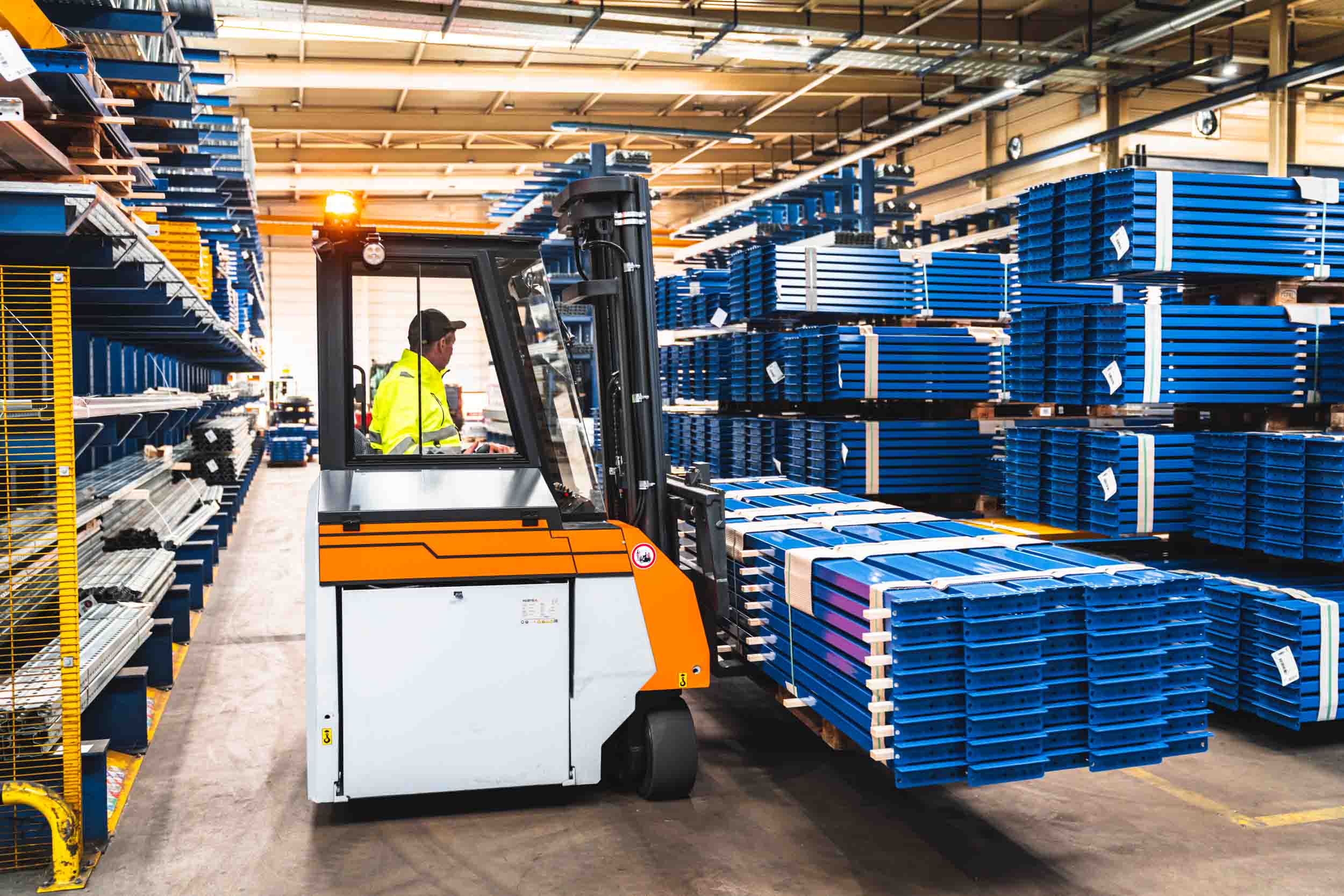 Electric multidirectional counterbalance forklifts: Unbeatably agile ...