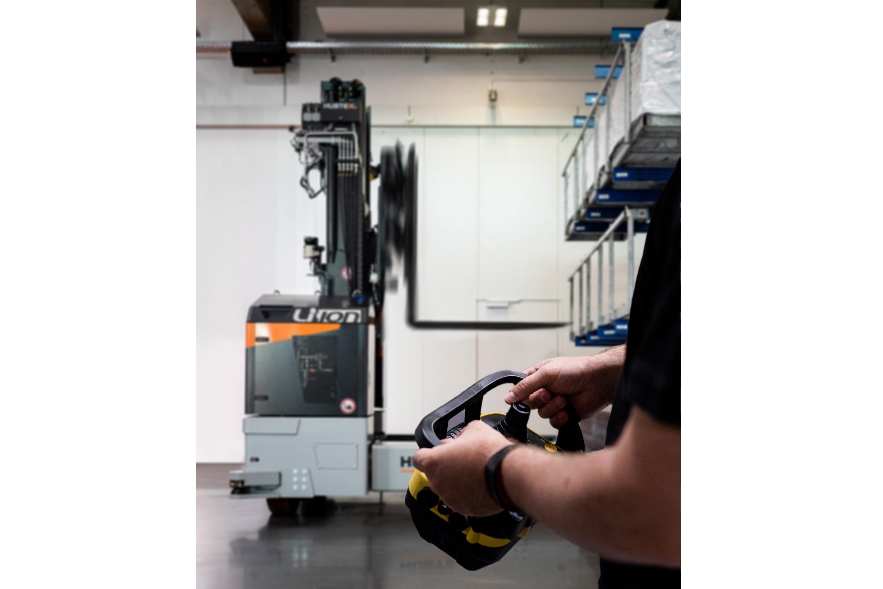 Elektro-Mehrwegestapler PHOENIX AGV | HUBTEX