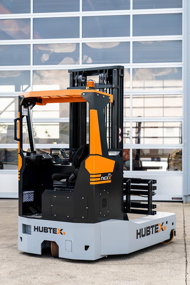 Custom-made sideloaders, forklift trucks for long, bulky and heavy ...