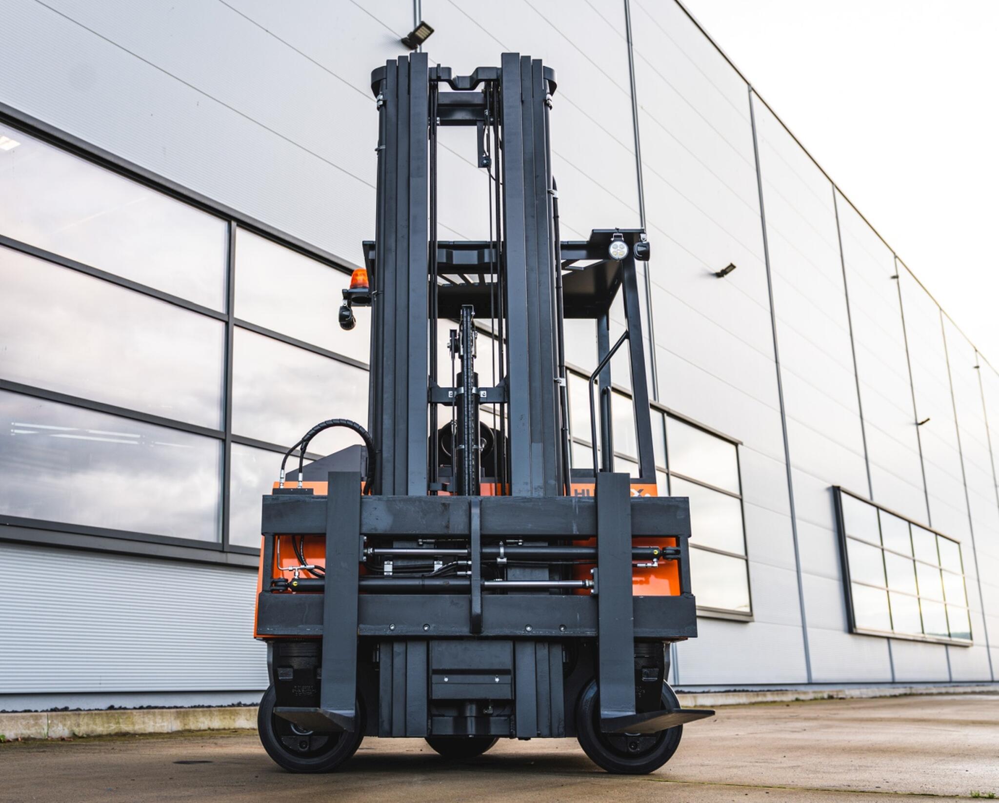What forklift steering systems are available? | HUBTEX Wiki