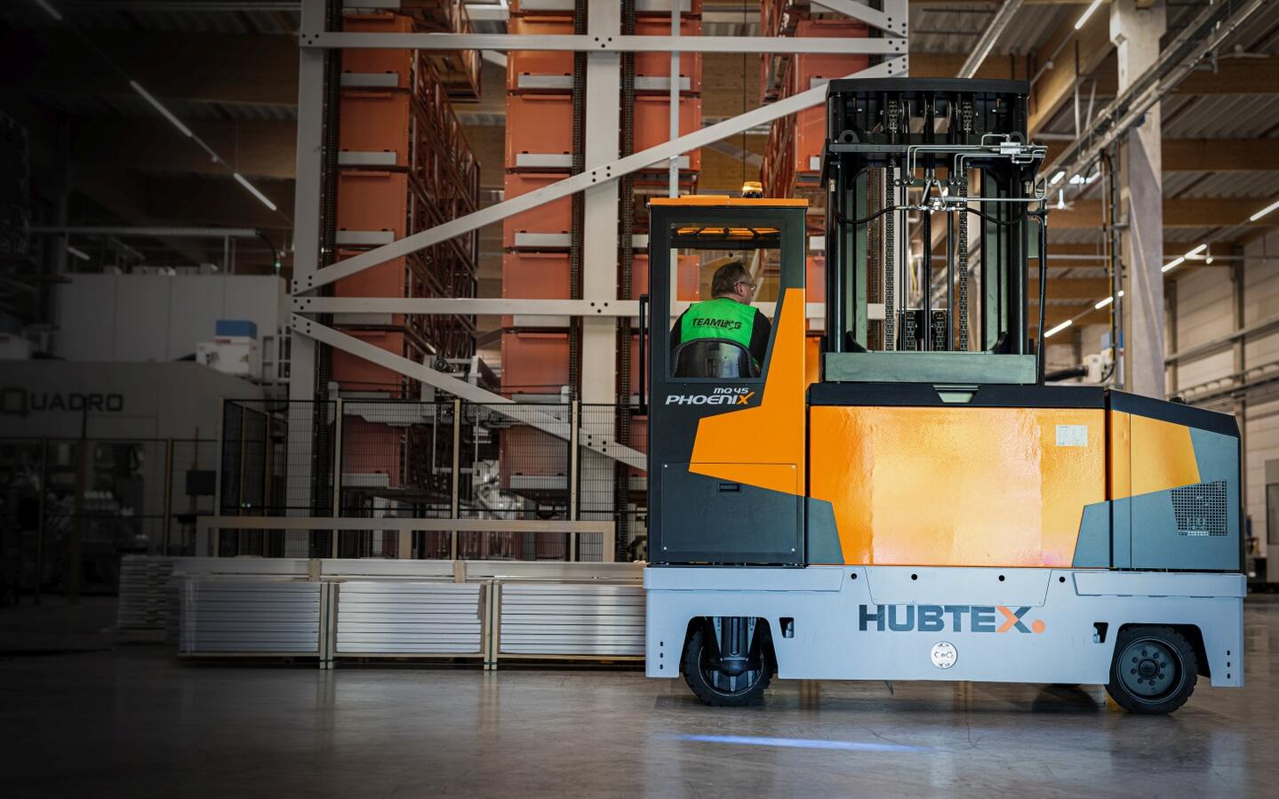 Custom-made forklift trucks for long, bulky and heavy loads | HUBTEX