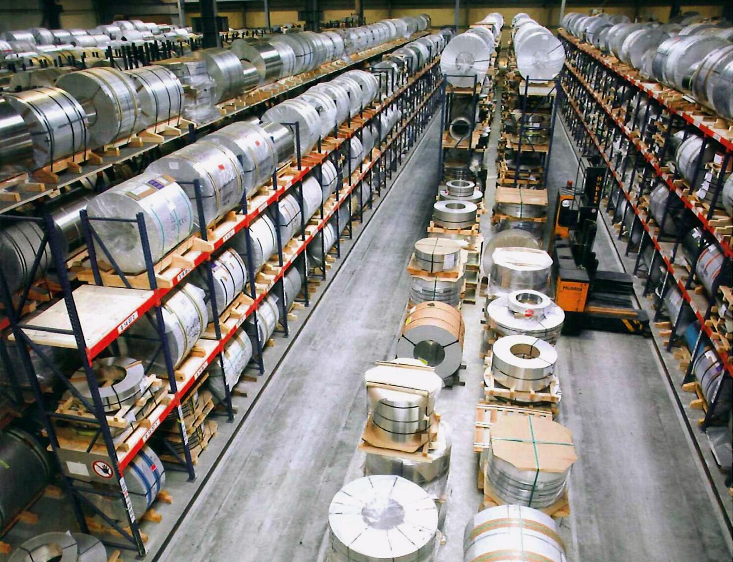 Coil transport: the right handling solution | HUBTEX