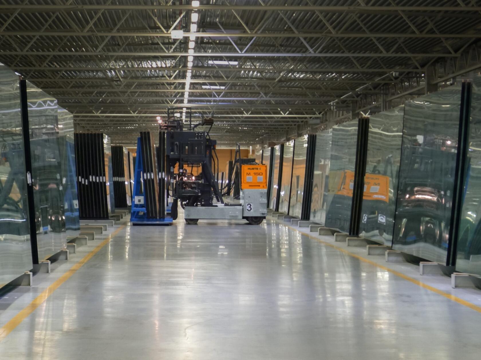 Glass transport systems: more than 10,000,000 operating hours | HUBTEX