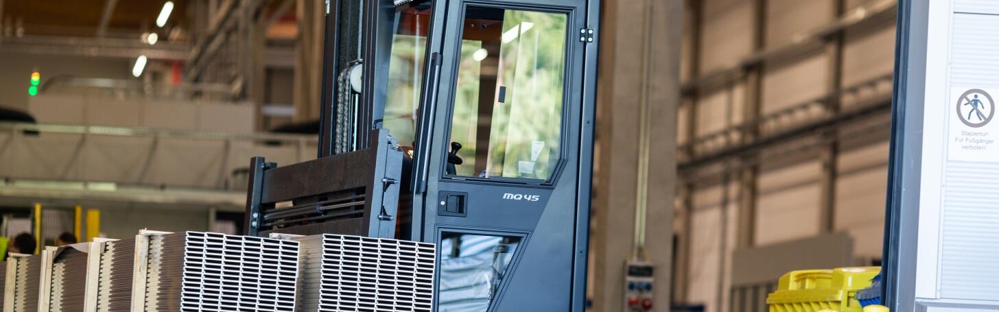 Zijlader heftrucks | HUBTEX